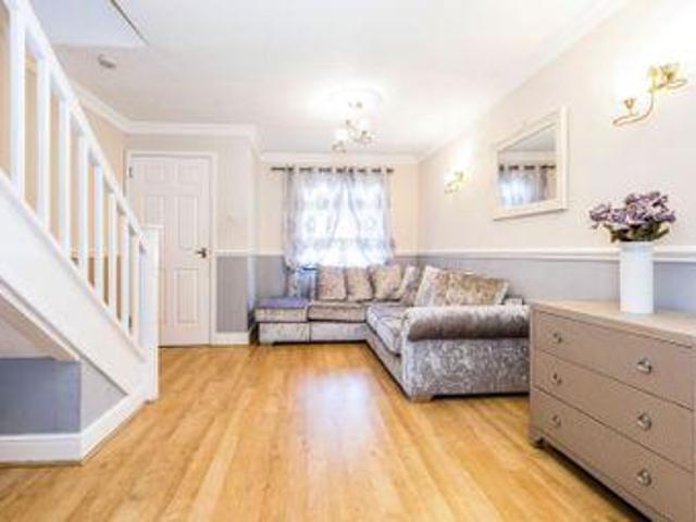 2 Bedrooms Terraced house for sale in Aldborough Road North, Ilford IG2