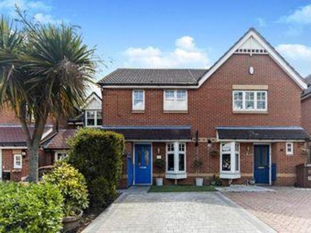 2 Bedrooms Terraced house for sale in Barrington Road, Sutton, Surrey, England SM3