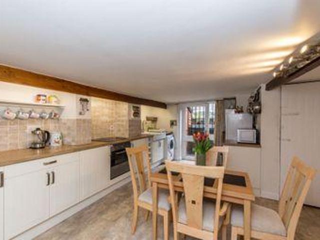 2 Bedrooms Terraced house for sale in Beechwood View, Burley, Leeds LS4