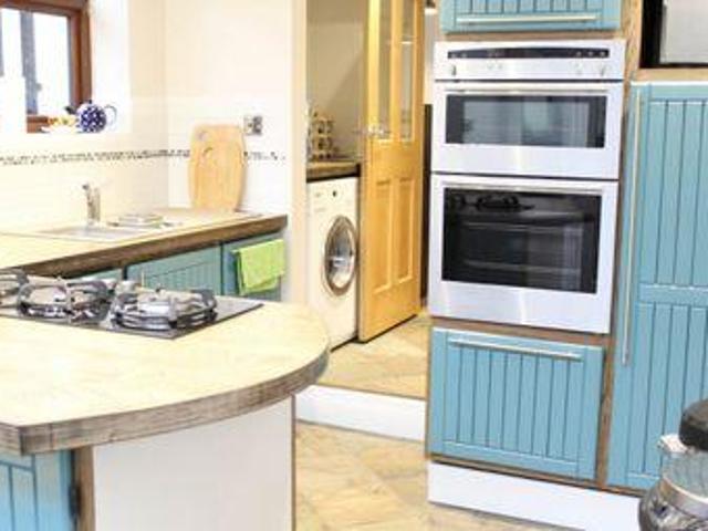 2 Bedrooms Terraced house for sale in Blaencwm, Treorchy CF42