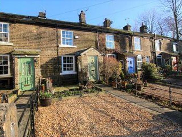 2 Bedrooms Terraced house for sale in Cliffe Road, Glossop SK13