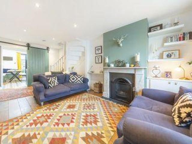2 Bedrooms Terraced house for sale in Connaught Road, Richmond TW10
