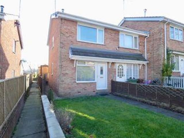 2 Bedrooms Terraced house for sale in Cricketers Close, Ackworth, Pontefract WF7