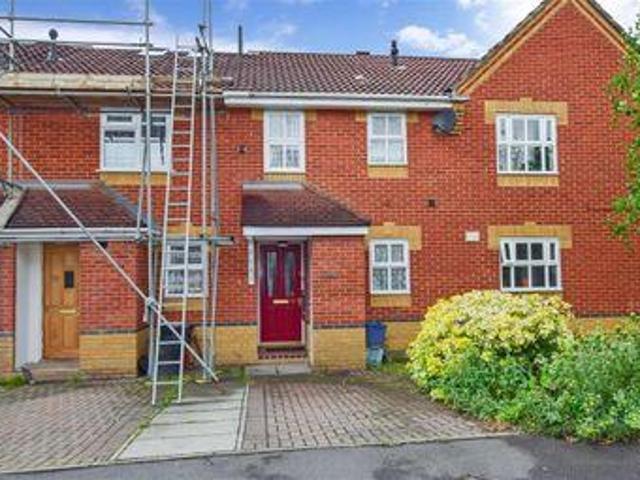 2 Bedrooms Terraced house for sale in Dahlia Gardens, Ilford, Essex IG1