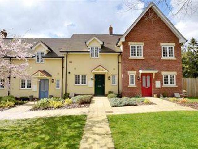 2 Bedrooms Terraced house for sale in Dame Mary Walk, Halstead, Essex CO9