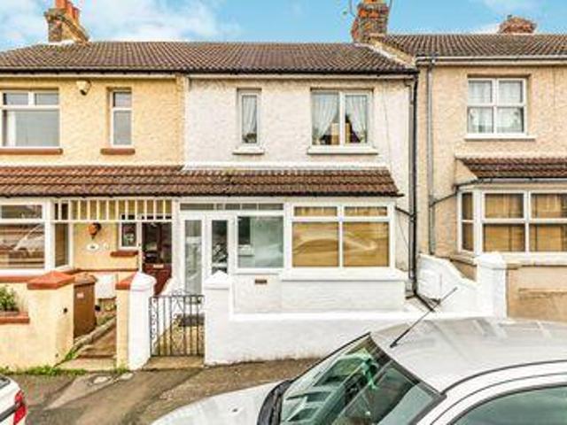 2 Bedrooms Terraced house for sale in Ewart Road, Chatham ME4