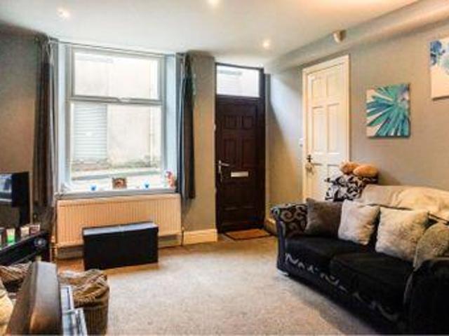 2 Bedrooms Terraced house for sale in Ewart Street, Queensbury BD13