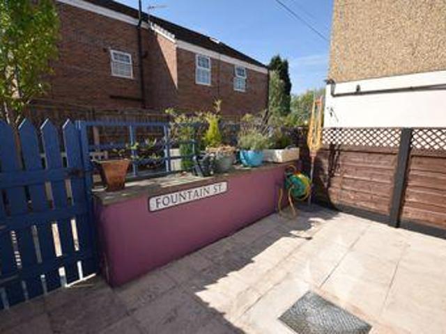 2 Bedrooms Terraced house for sale in Fountain Street, Hyde SK14