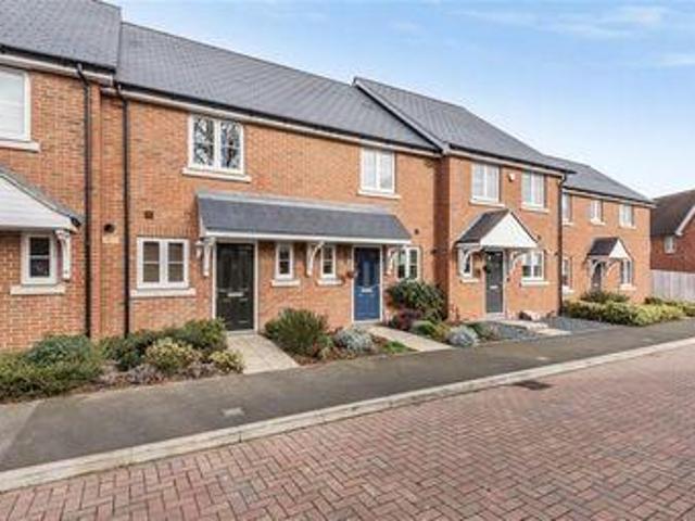 2 Bedrooms Terraced house for sale in Gambit Way, Wainscott, Rochester ME3