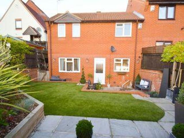 2 Bedrooms Terraced house for sale in Garratts Way, High Wycombe HP13