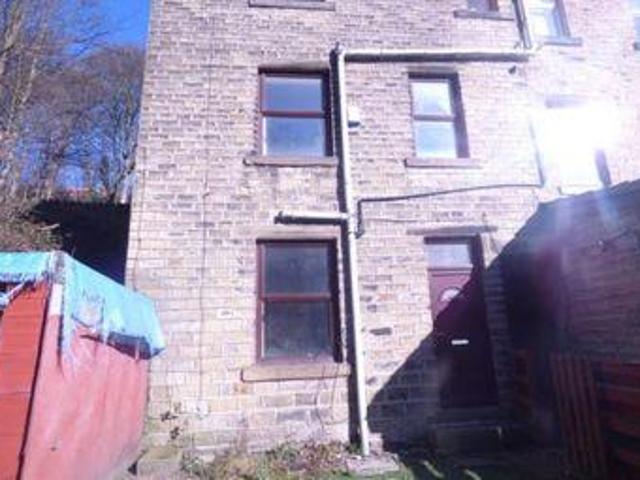 2 Bedrooms Terraced house for sale in Gledholt Bank, Huddersfield, West Yorkshire HD1