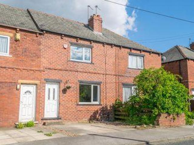 2 Bedrooms Terraced house for sale in Greenfield Avenue, Gildersome LS27