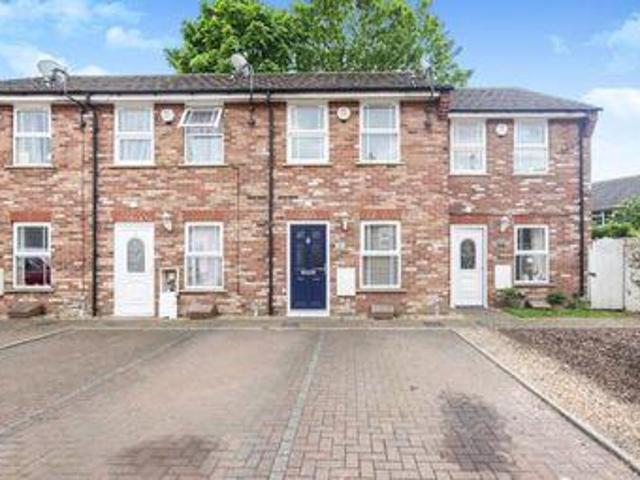 2 Bedrooms Terraced house for sale in Hudson Court, Victoria Street, Dunstable, Bedfordshire LU6