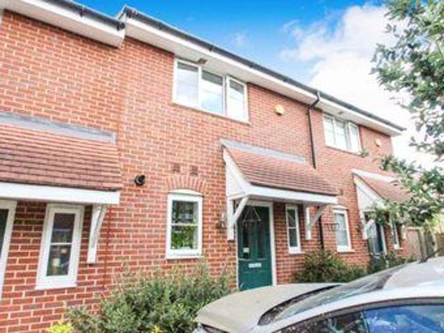 2 Bedrooms Terraced house for sale in Harman Rise, Ilford IG3