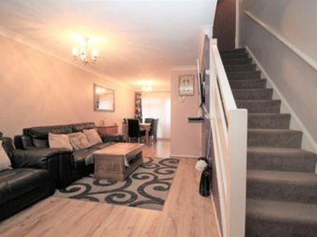 2 Bedrooms Terraced house for sale in Luther Close, Edgware HA8