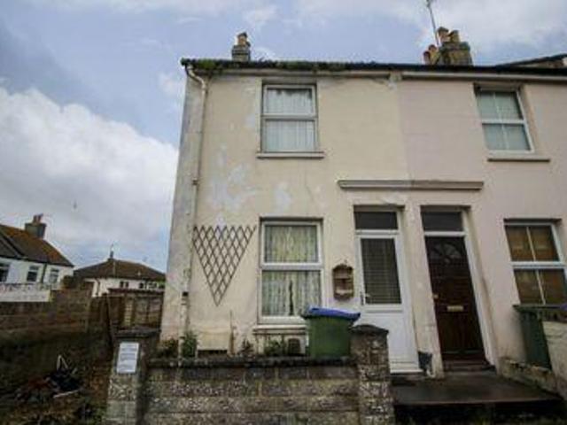 2 Bedrooms Terraced house for sale in Lawes Avenue, Newhaven BN9