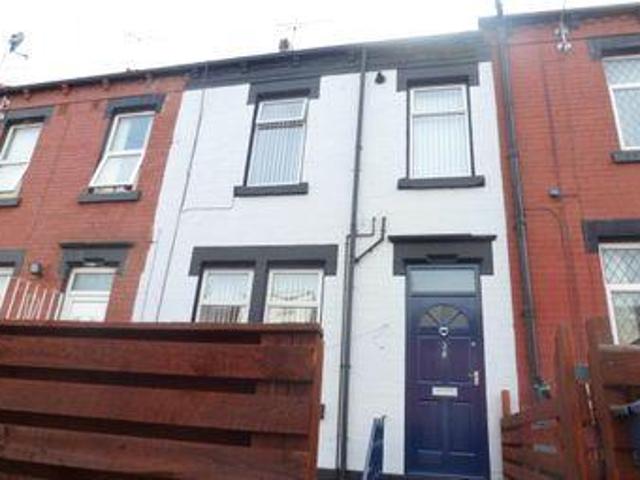 2 Bedrooms Terraced house for sale in Longroyd Avenue, Leeds LS11