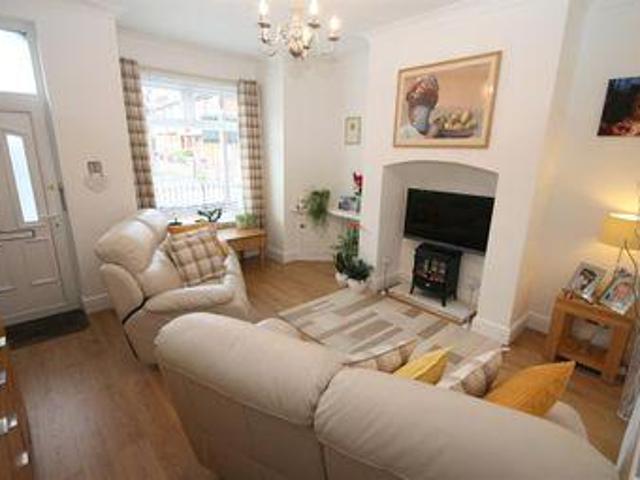2 Bedrooms Terraced house for sale in Lord Street, Kearsley, Bolton BL4