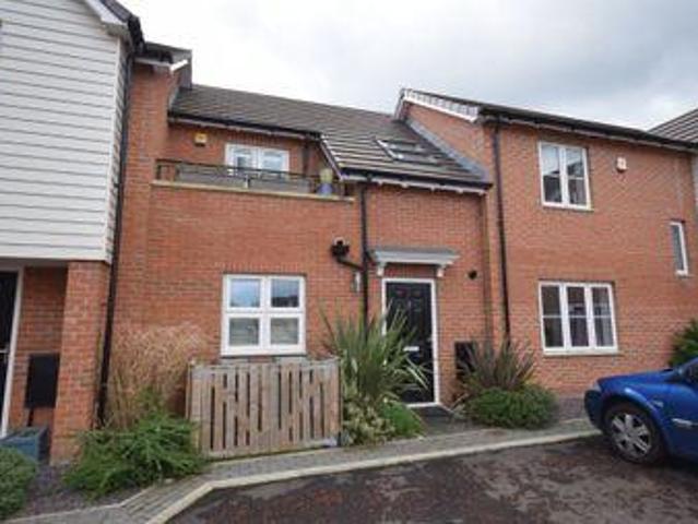2 Bedrooms Terraced house for sale in Park Way, Castleford WF10