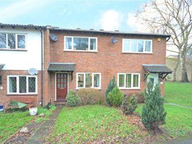 2 Bedrooms Terraced house for sale in Peterhouse Close, Claremont Wood, Sandhurst GU47