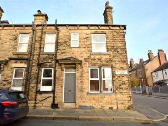 2 Bedrooms Terraced house for sale in Rosemont View, Leeds, West Yorkshire LS13