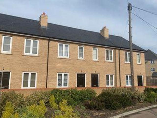 2 Bedrooms Terraced house for sale in School View Road, Chelmsford, Essex CM1