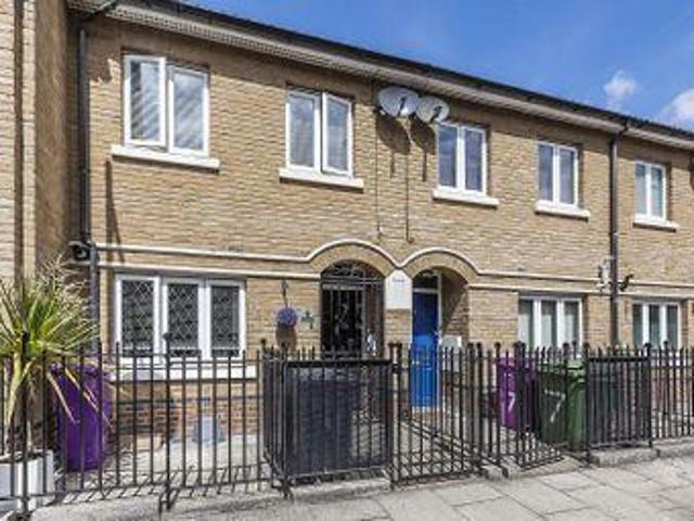 2 Bedrooms Terraced house for sale in Shaw Crescent, London, Limehouse. E14