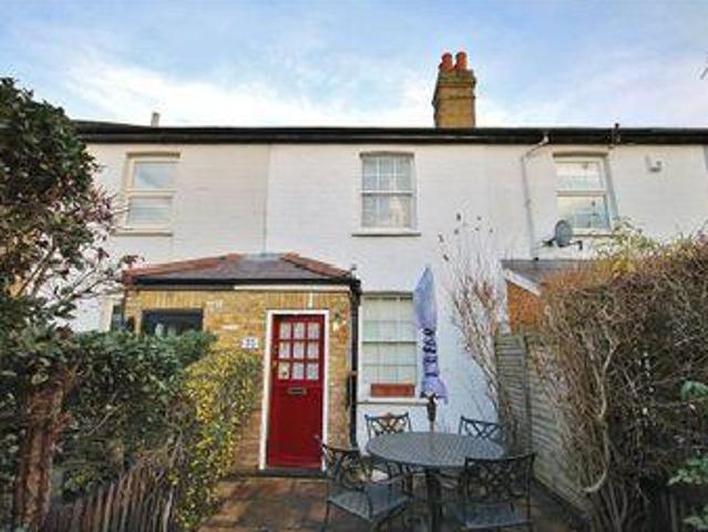 2 Bedrooms Terraced house for sale in The Butts, Thames Street, Sunbury On Thames, Surrey TW16