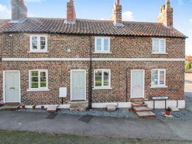 2 Bedrooms Terraced house for sale in The Green, Cranswick, Driffield YO25