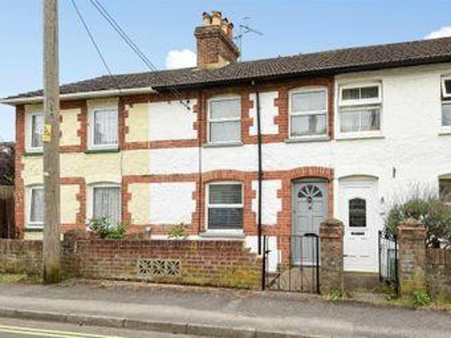 2 Bedrooms Terraced house for sale in Victoria Road, Alton, Hampshire GU34