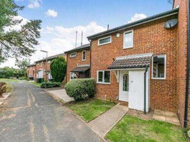 2 Bedrooms Terraced house for sale in Woking, Surrey. GU21