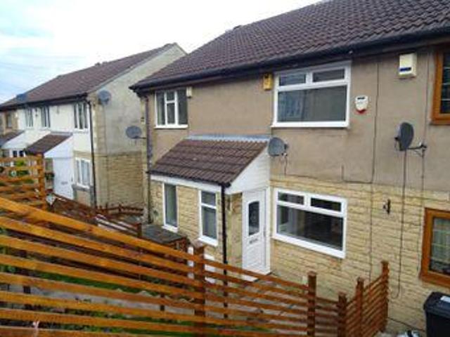 2 Bedrooms Town house for rent in Astral View, Bradford, West Yorkshire BD6