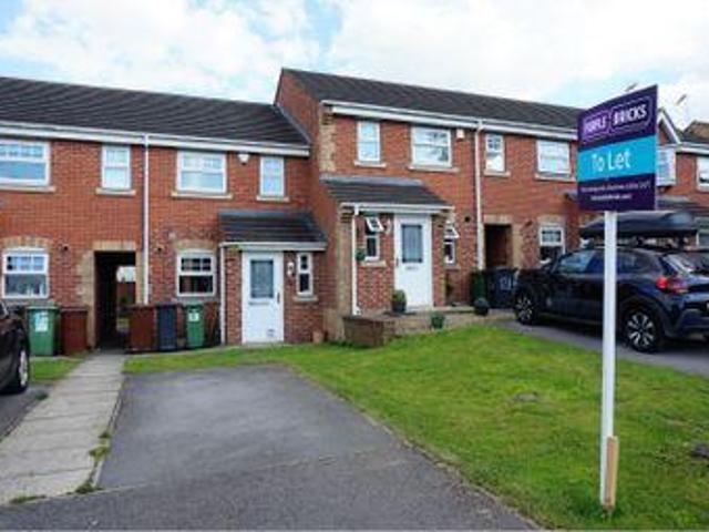 2 Bedrooms Town house for rent in Swinnow Close, Leeds LS13