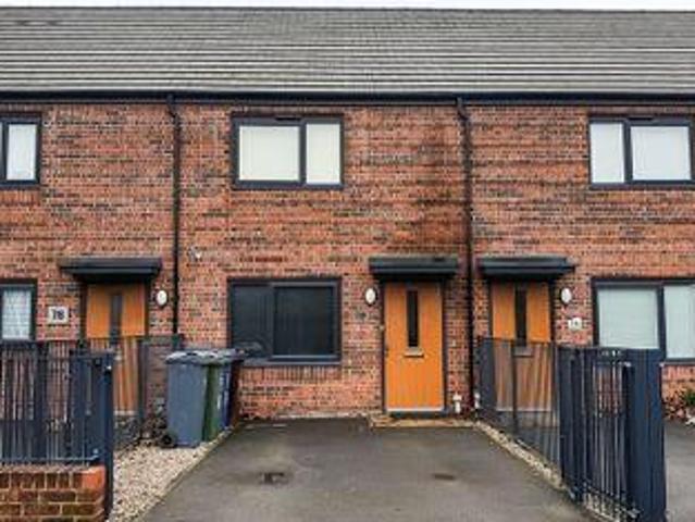 2 Bedrooms Town house for rent in Wenlock Way, Manchester M12