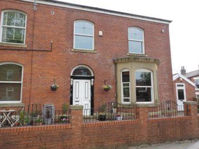 2 Bedrooms Town house for sale in 5 Holly House, Church Street, Royton OL2
