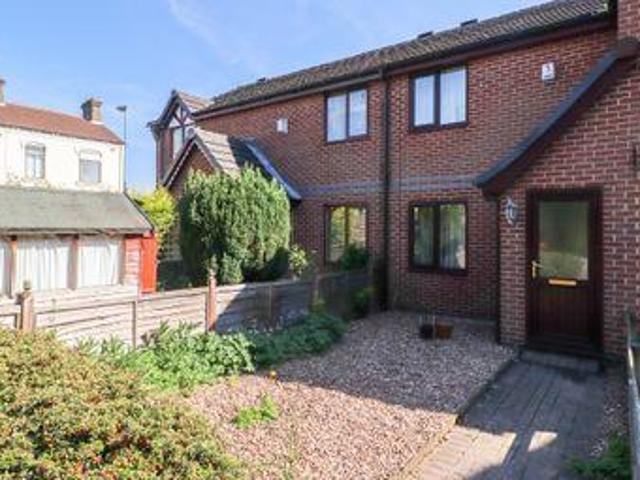 2 Bedrooms Town house for sale in Cross Street, Horbury, Wakefield WF4
