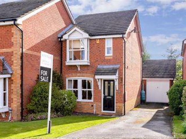 2 Bedrooms Town house for sale in St Georges Walk, Harrogate, North Yorkshire HG2