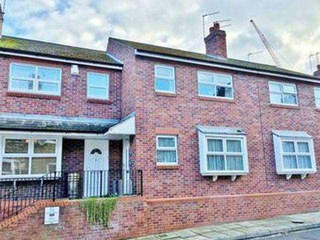 2 Bedrooms Town house for sale in River Street, Clementhorpe, York YO23