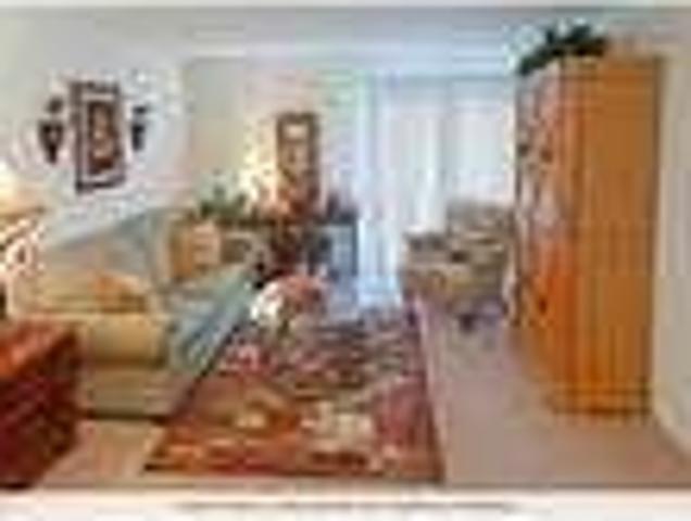 2 bedrooms Townhouse Large & Bright. Pet OK!