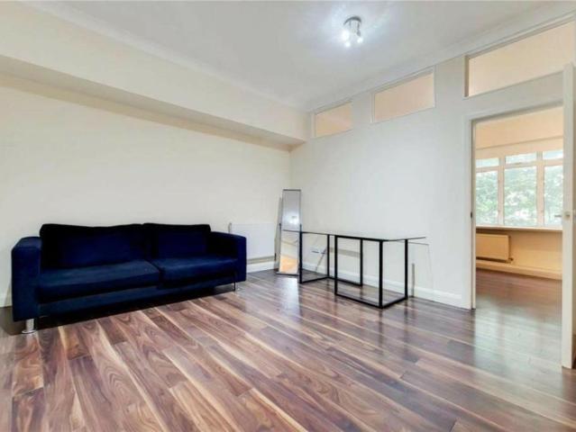 2 Bedrooms, Tottenham Court Road, London