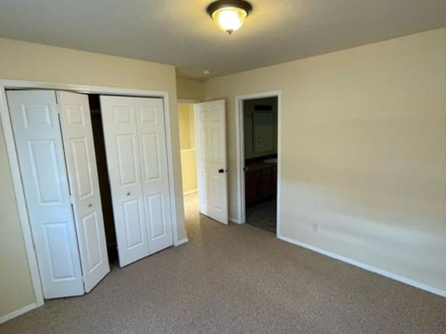2 Bedrooms 1 1/2 Bathrooms Townhouse