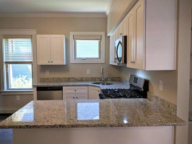2 Bedrooms 1 w/full bathroom WPI/Umass
