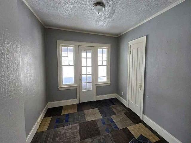 2 Beds 1 Bath Apartment