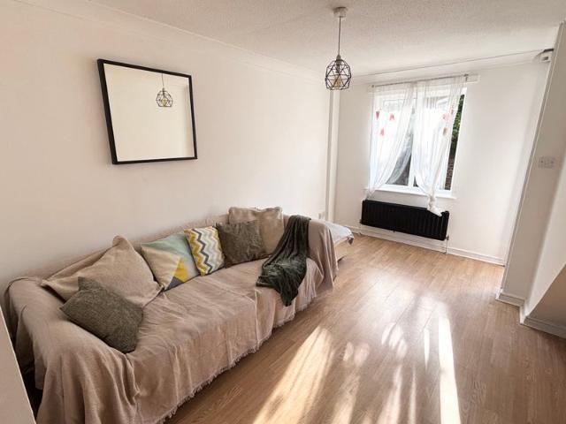 2 Beds 1 Bath House with Private Garden & Parking