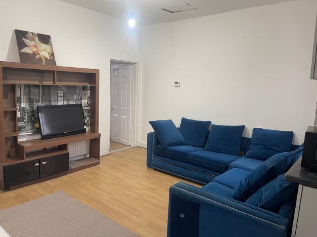 2 beds 1 bathroom – Flat