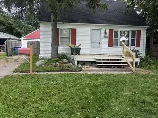 2 BEDS 1BTH FOR RENT 24252 Pingree Ave, Warren, MI 48089