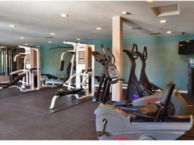 2 Beds 2150 Arizona Avenue South