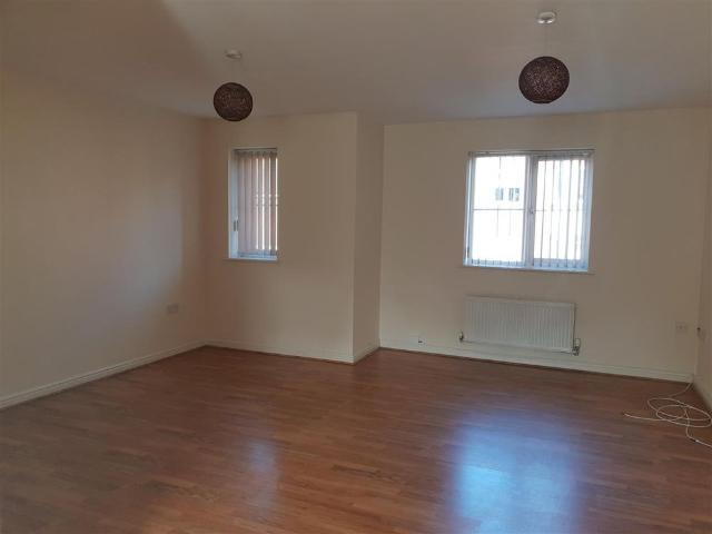 2 Beds Apartment