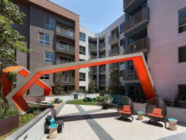 2 Beds AVA Little Tokyo