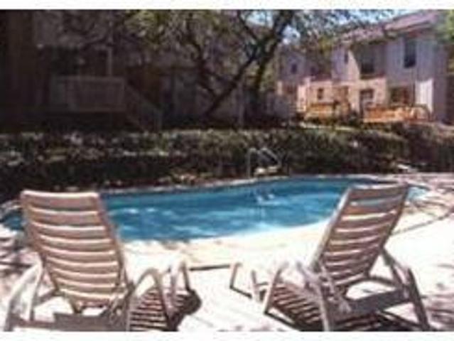 2 Beds Broken Oak Townhomes